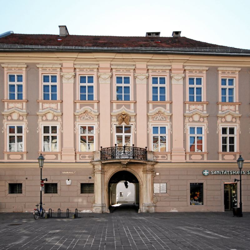 Palais Goess in Klagenfurt - Immeuble d'appartements baroque dans le ...