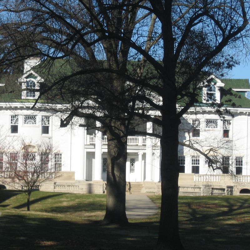 Alva Kitselman House - Colonial Revival mansion in Muncie, United States